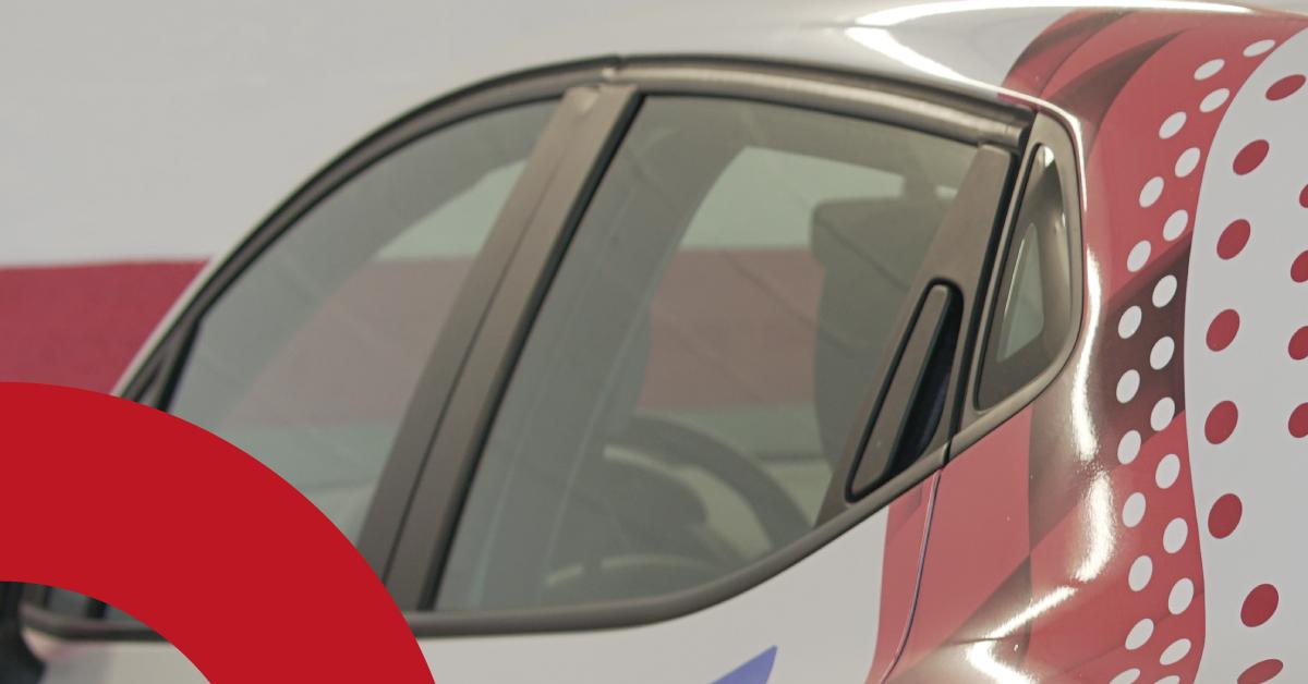 Zoom Sur Le Remplacement De Vitre Latérale De Voiture – JCDAT